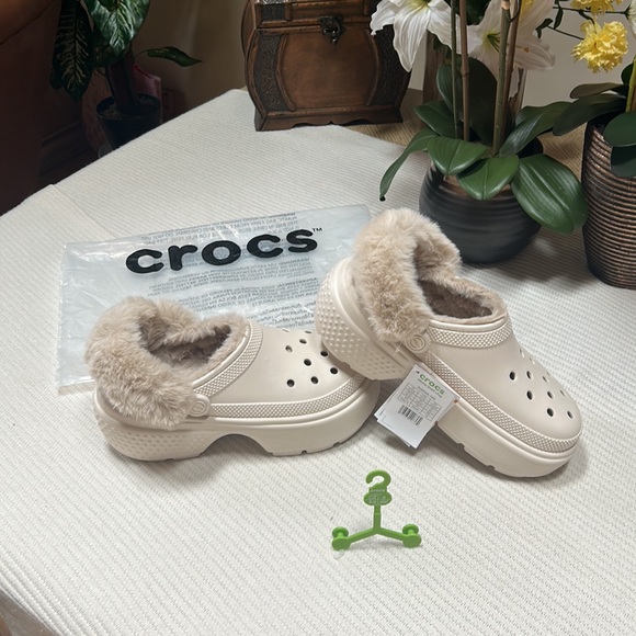 CROCS | Shoes | Crocs Stomp Faux Furlined Clog | Poshmark